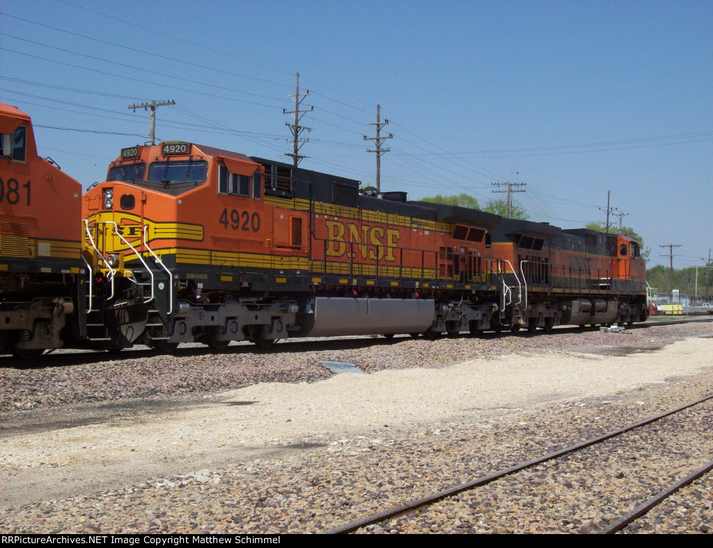 BNSF 4920